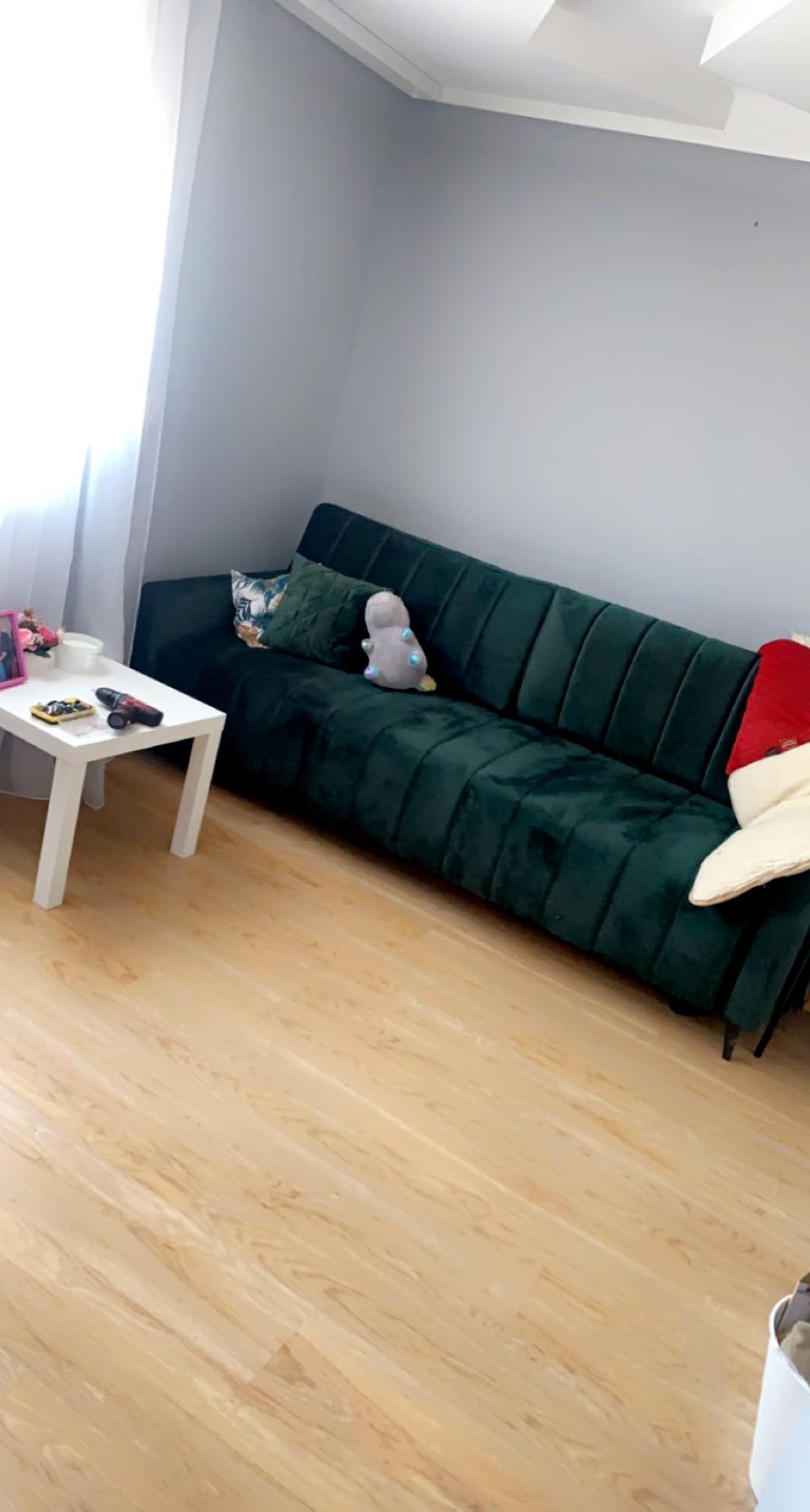 Sofa Molly - zielona nowoczesna kanapa rozkładana Molly 226x101 cm Riviera 38 - Meblobranie.pl