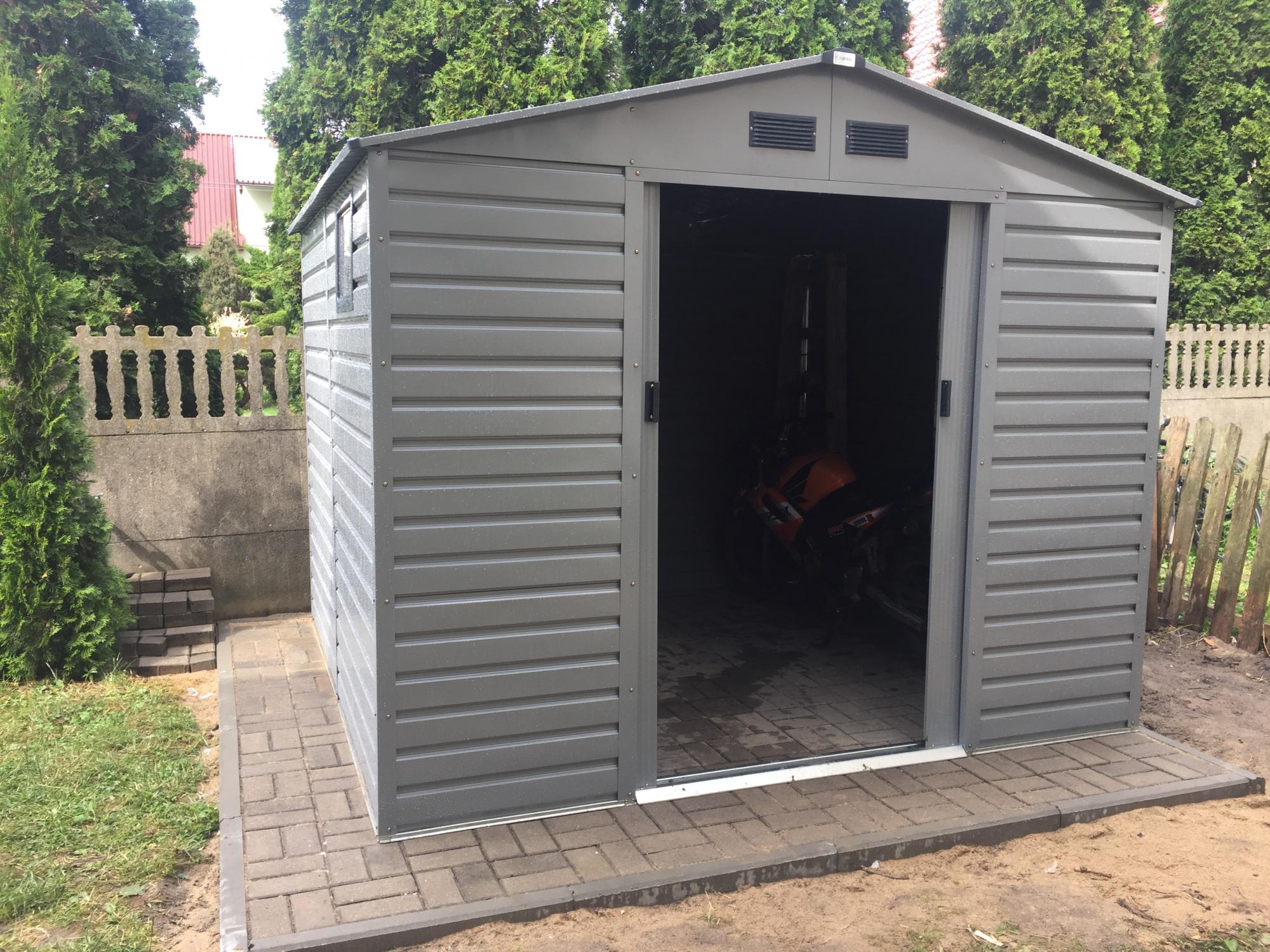 Blaszany domek narzędziowy Dummer 213x131x213cm (2,4m2) szary ...